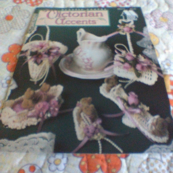 Vintage America | Other | Victorian Accents Plastic Canvas Vintage ...